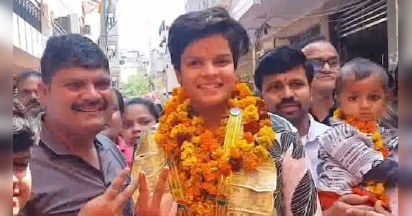 indian cricket team Captain Shefali Verma reached home rohtak after ...