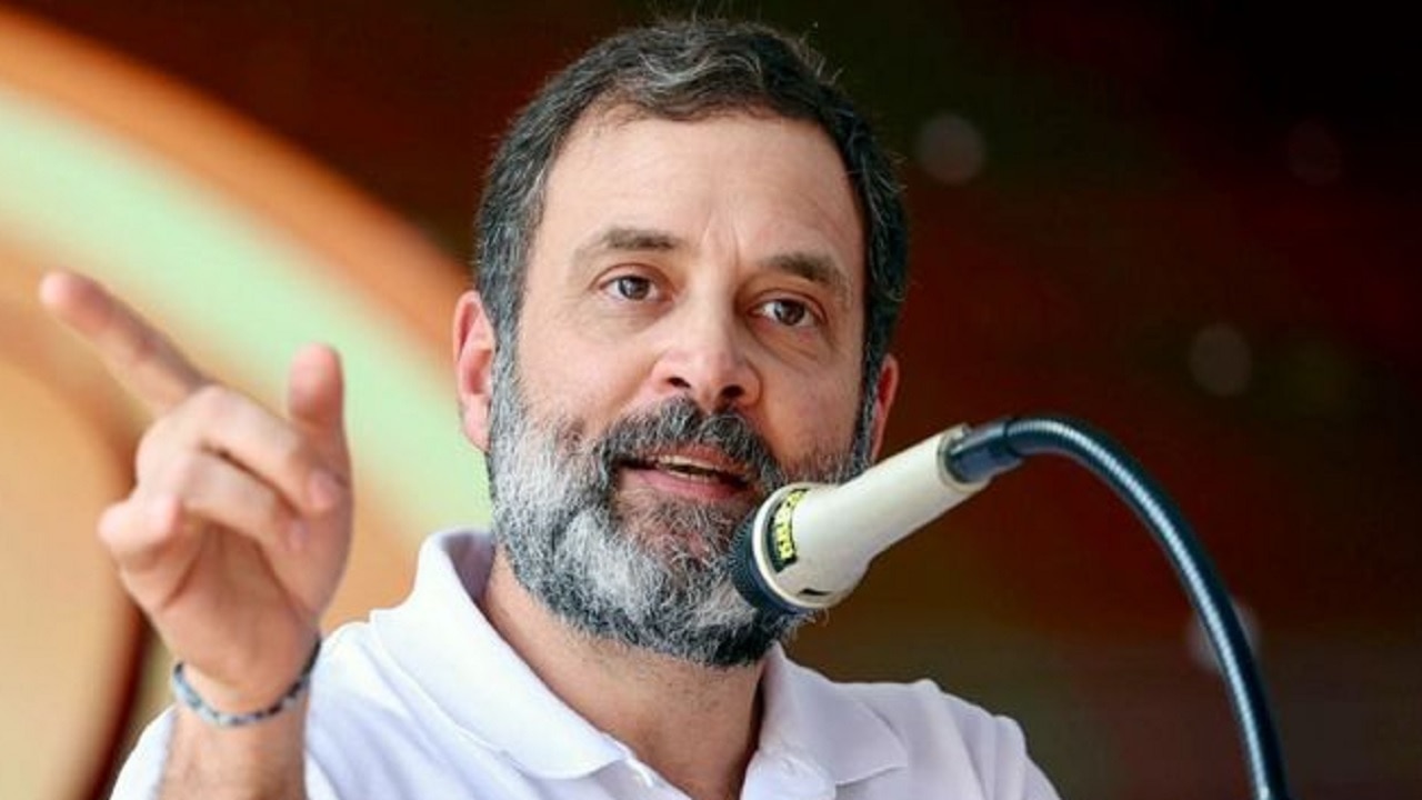 Mahant Sanjay Das priest of Hanuman Garhi offered Rahul Gandhi to stay ...