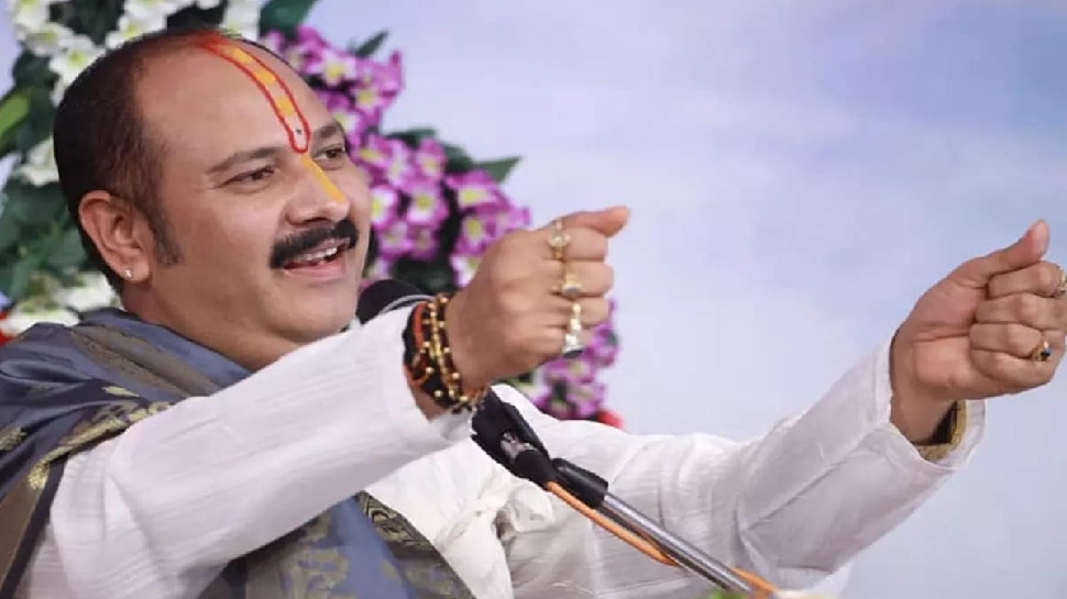 Pandit Pradeep Mishra On Dhirendra Shastri And Sai Baba At Shiv ...