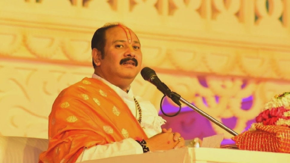 Pandit Pradeep Mishra On Dhirendra Shastri And Sai Baba At Shiv ...