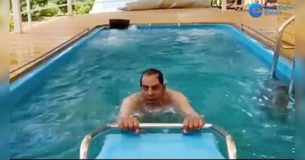 Dharmendra exercise News: 87 ਸਾਲ ਦੀ ਉਮਰ 'ਚ ਅਦਾਕਾਰ ਧਰਮਿੰਦਰ ਦੀ ਸਵੀਮਿੰਗ ...