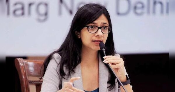 Delhi News DCW inspected public toilets called police and seized 50 liters acid swati maliwal ...