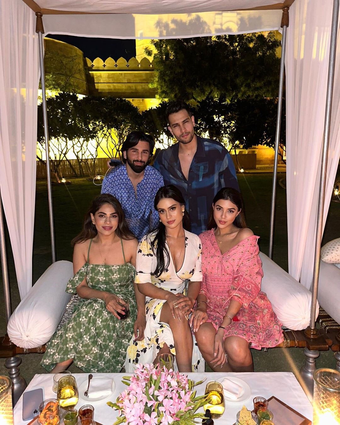 Ajay Devgn daughter nysa devgan celebrate pre birthday in jaisalmer ...