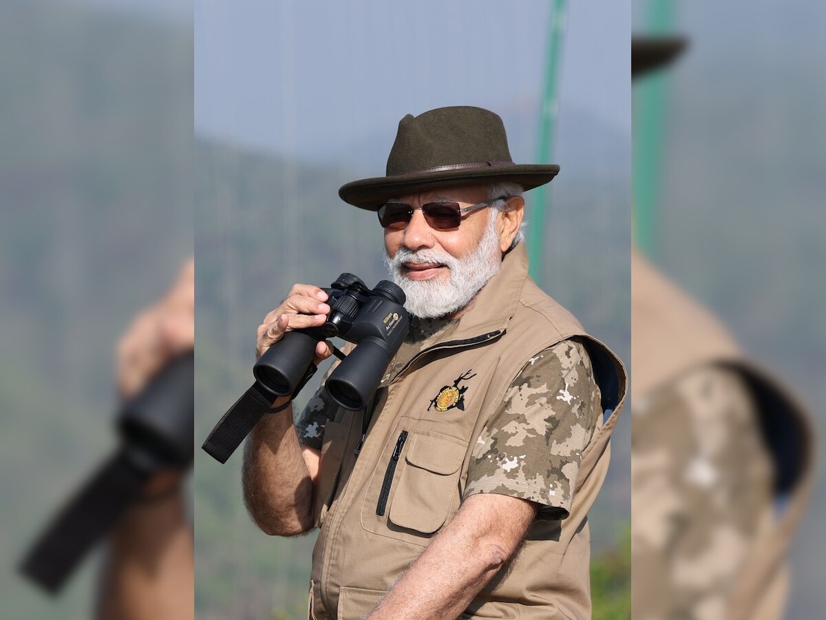 PM Narendra modi jungle safari new look black hat khaki paint and ...