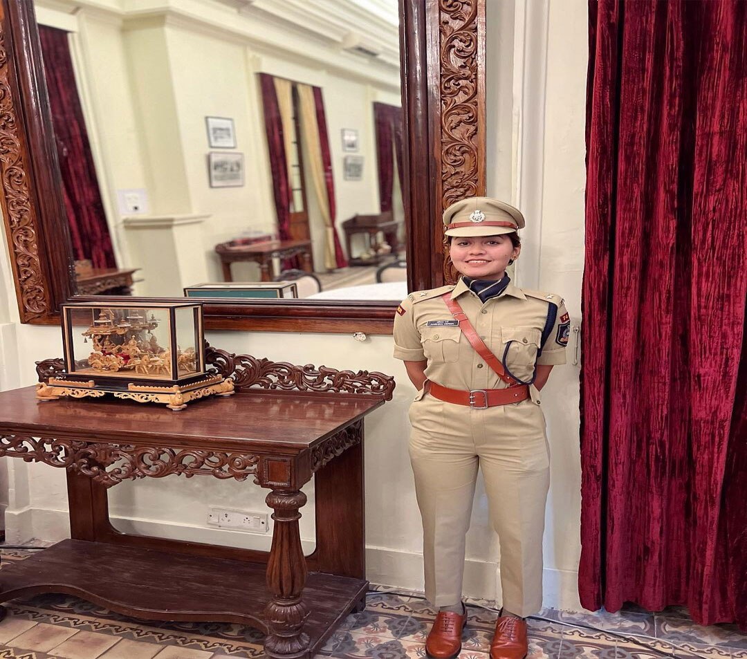 IAS Tina dabi similar ips anshika verma success story see beautiful ...