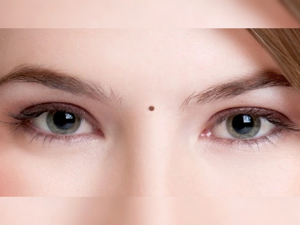 Mole on Female Body parts gives these signs about her you will be ...