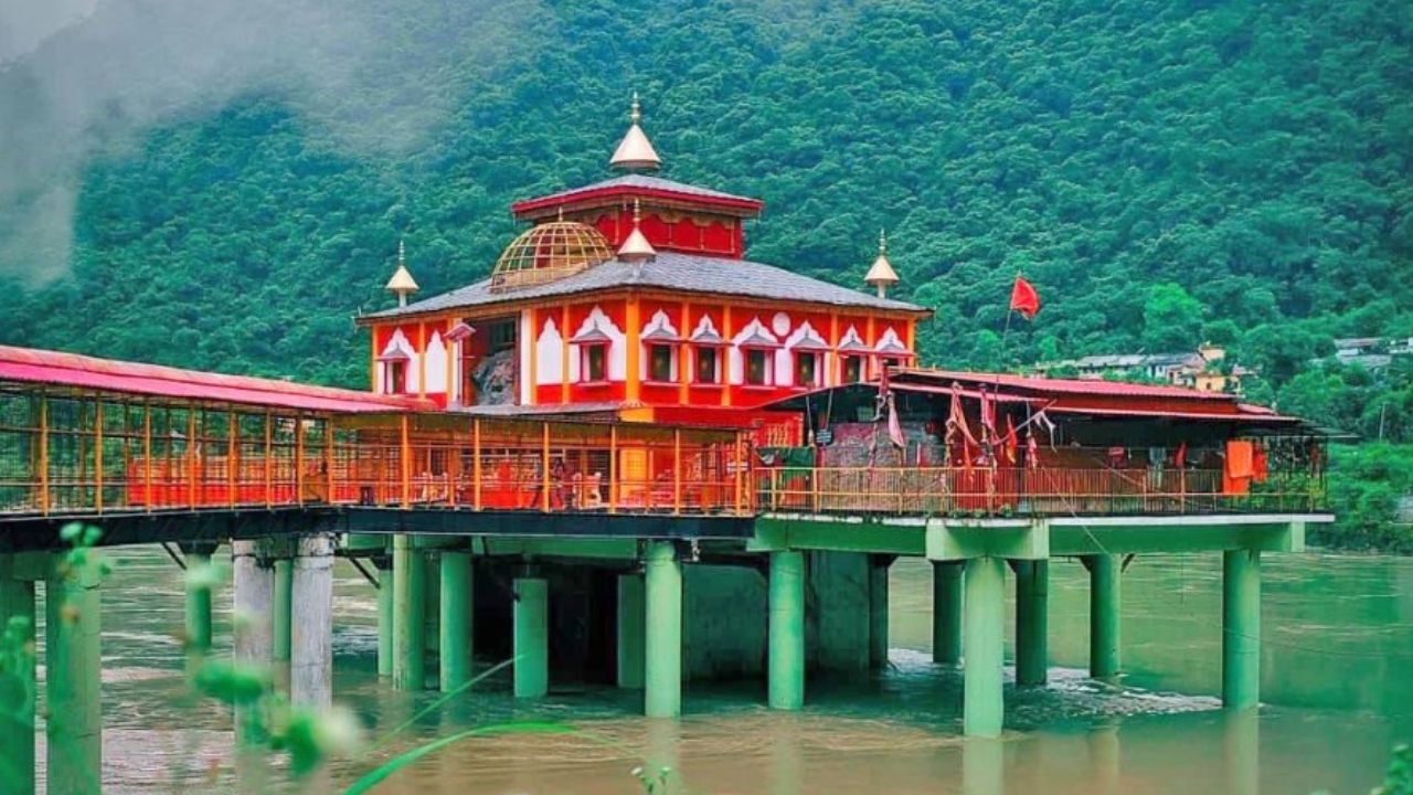 Mysterious Temple: ରହସ୍ୟମୟୀ ମନ୍ଦିର ! ଯେଉଁଠି ପ୍ରତିଦିନ ଭକ୍ତଙ୍କ ଆଗରେ ...