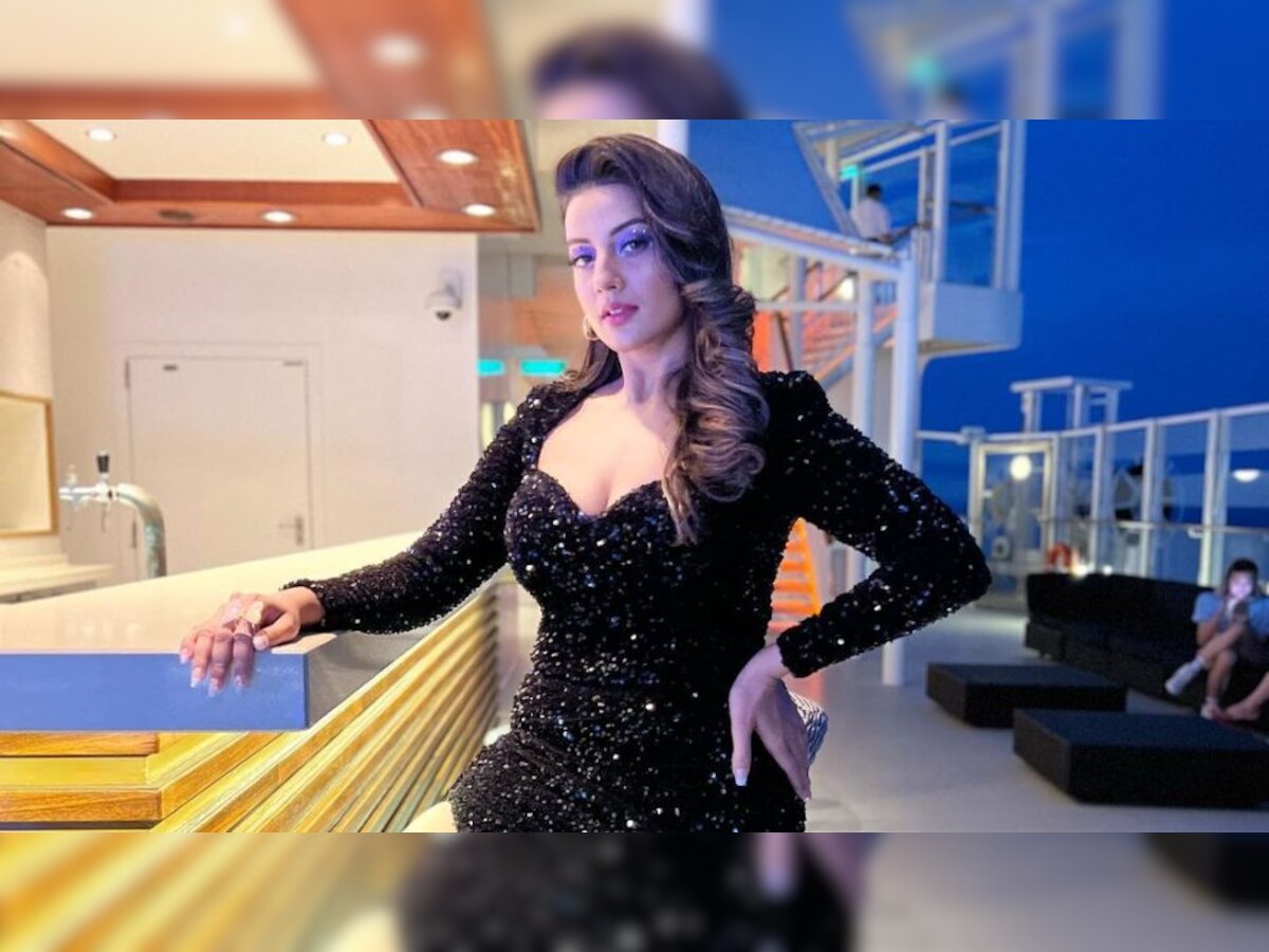 Akshara Singh New Look: ब्लैक ड्रेस में बेहद हसीन लगीं अक्षरा सिंह ...