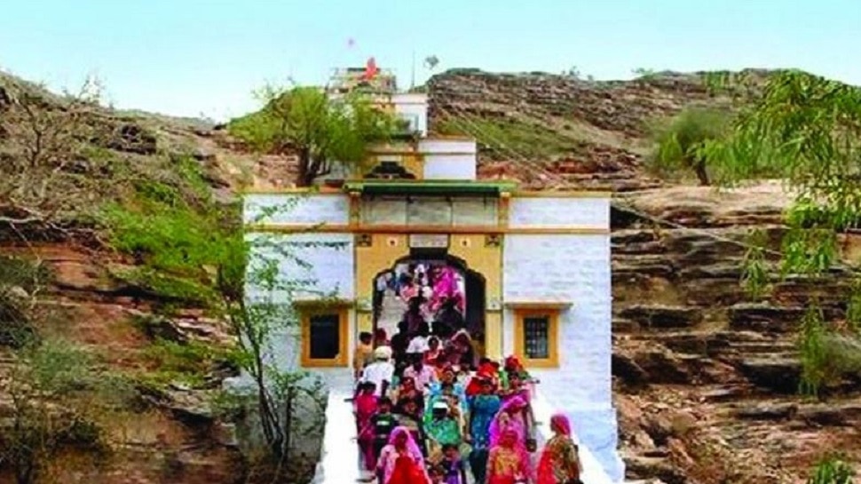 Rajasthan Jodhpur Temple Muslim Priest do hindu temple rituals many ...