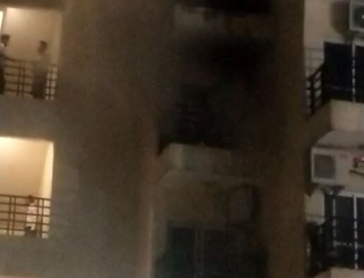 Noida: fire erupts in a Exotica Fresco flat | Noida Fire : नोएडा के ... Noida: fire erupts in a Exotica Fresco flat | Noida Fire : नोएडा के ...