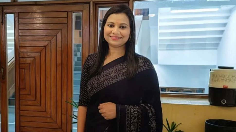 ias anshu priya success story first posting in jodhpur Rajasthan | यह लड़की डॉक्टरी छोड़ बनी IAS ...