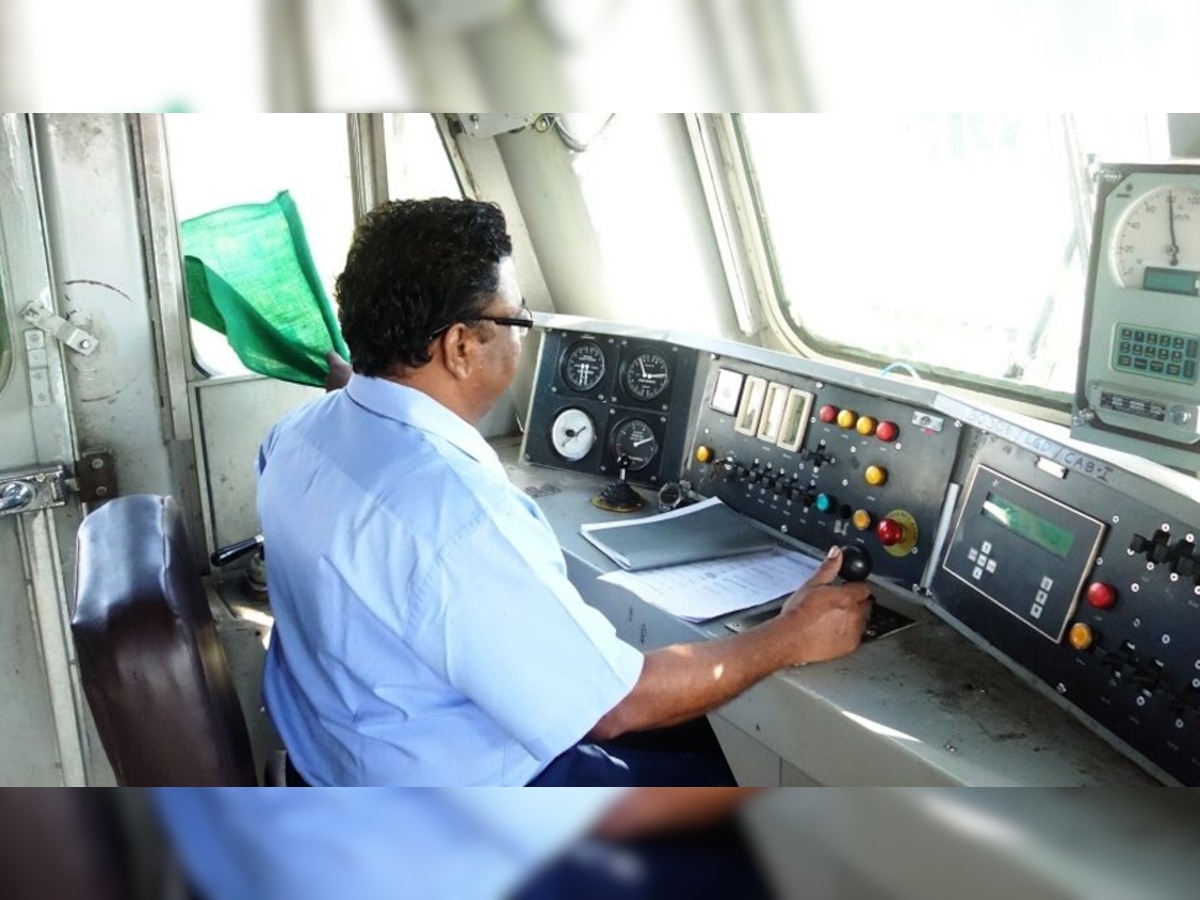 Indian Railways: How does the driver of the train know the route know ...