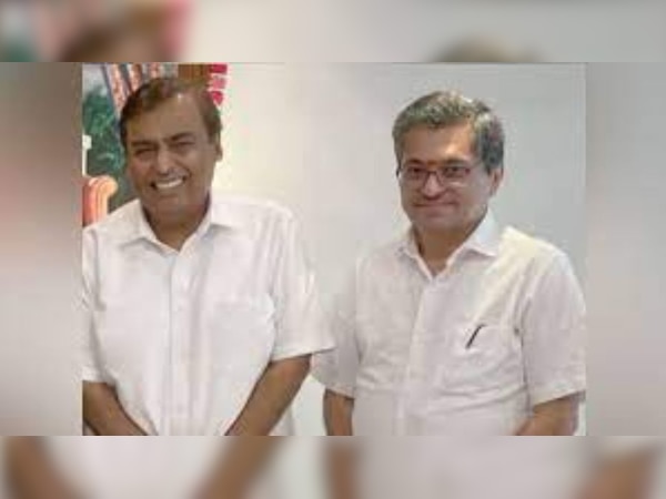 Reliance Chairma Mukesh Ambani gifts manoj modi 22 storey building ...