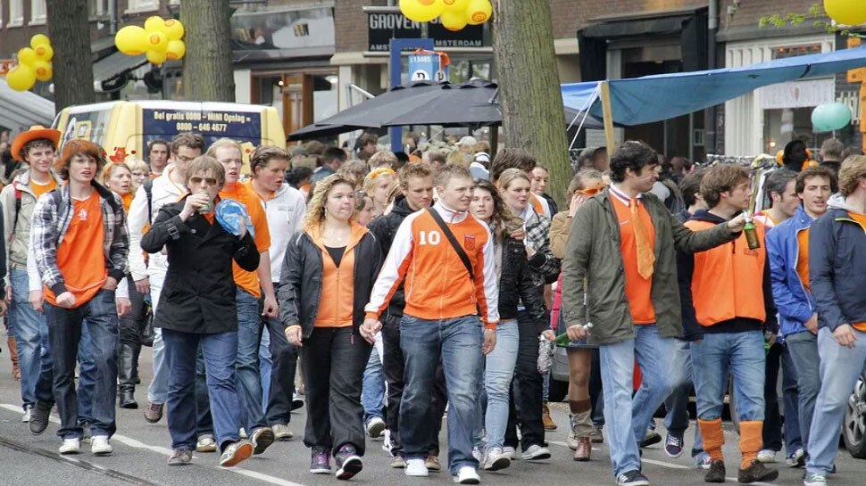 What is the average height of men and women around the world last 100 ...