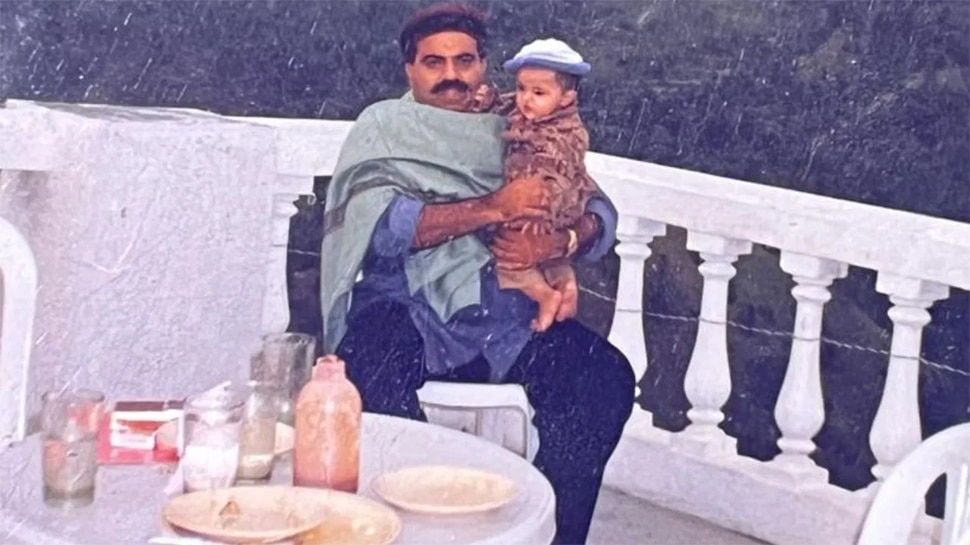 Atiq Ahmed Family Album, Atique Ahmed old pictures with wife Shaista ...