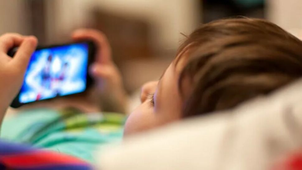 mobile addiction in children how to stop mobile phone addiction ...