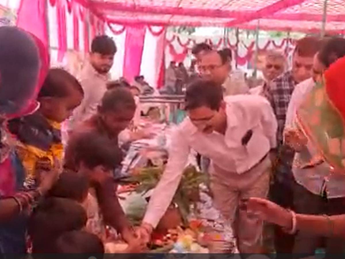 Birthday of 6 girls of Ladnun of Nagaur celebrated in mahangai rahat ...