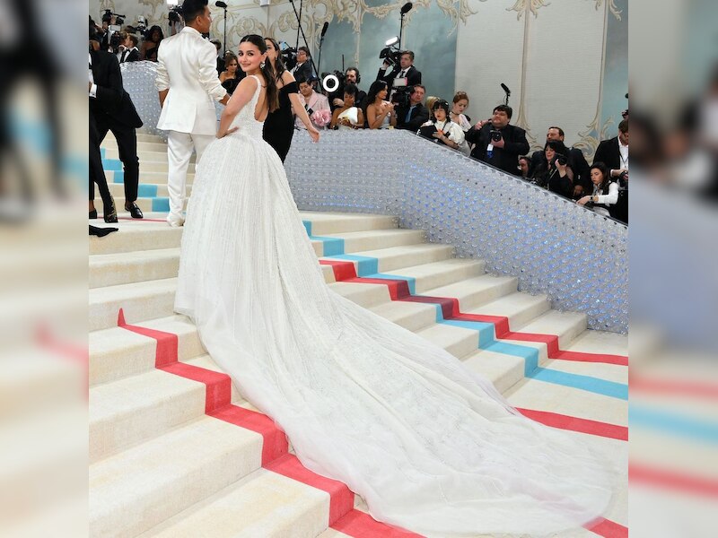 Alia Bhatt glamorous Angel Look At Met Gala 2023 1 lakh pearls used in dress steal all limelight ...