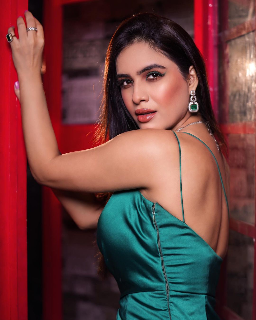 bhojpuri actress neha malik shares photos in bold dress goes viral