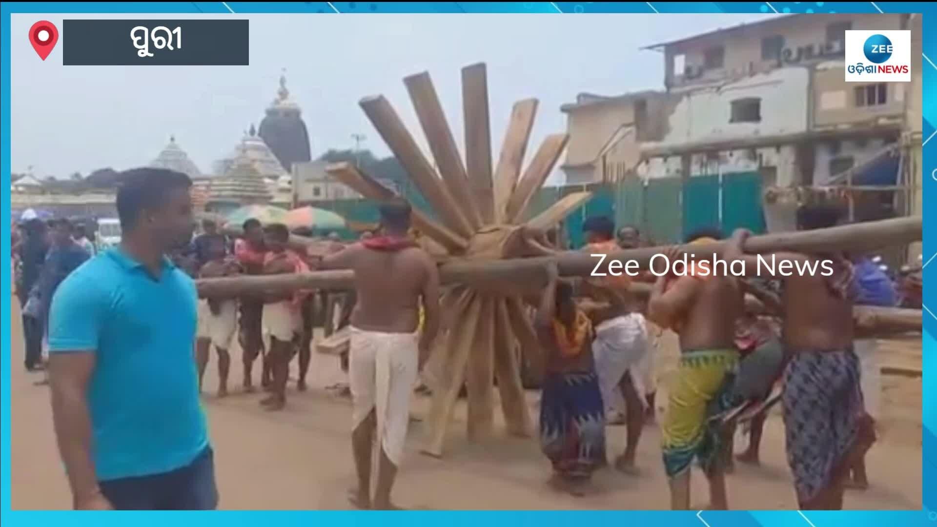 Ratha Wheel Preparation On Ratha Khala Puri | ଚଳଚଞ୍ଚଳ ରଥଖଳା, ତିନିରଥର ଚକ ...