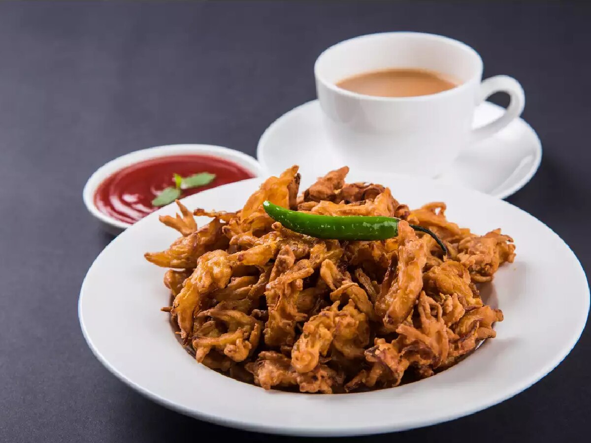 chai pakoda and these 5 food never combine with tea Health Tips in ...