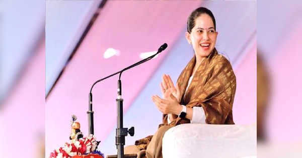 Jaya Kishori story telling Youth Icon Jaya Kishori on Instagram Facebook and YouTube | Jaya ...