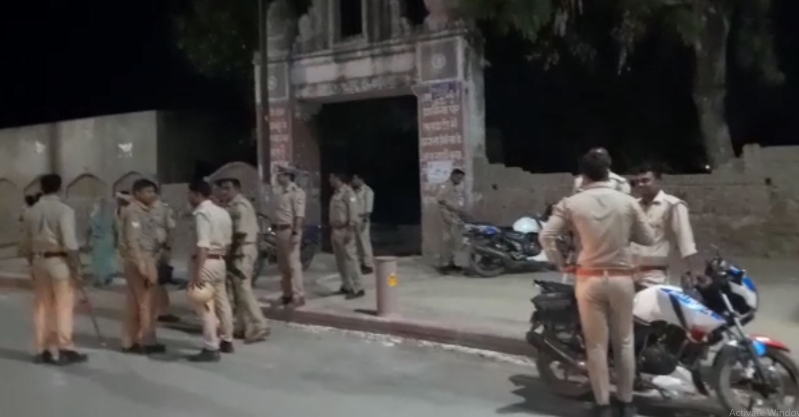 Police team attacked in Mathura, three policemen injured | Mathura News:मथुरा में महाराणा प्रताप ...