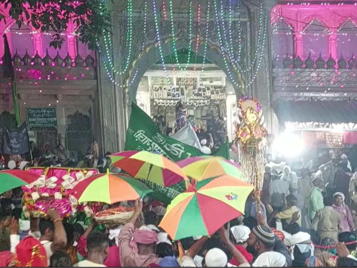 Bahraich Baarat reached with Dowry in Dargaah Without Bride and Groom ...