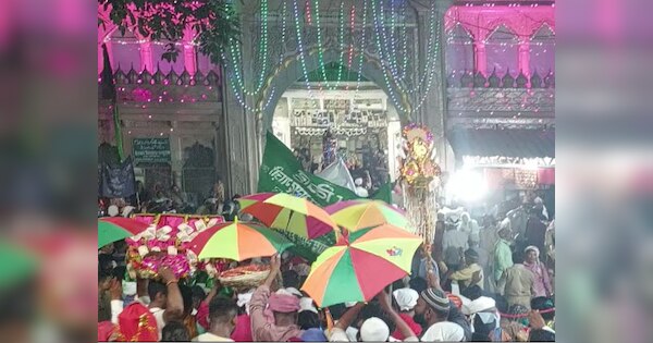 Bahraich Baarat reached with Dowry in Dargaah Without Bride and Groom ...