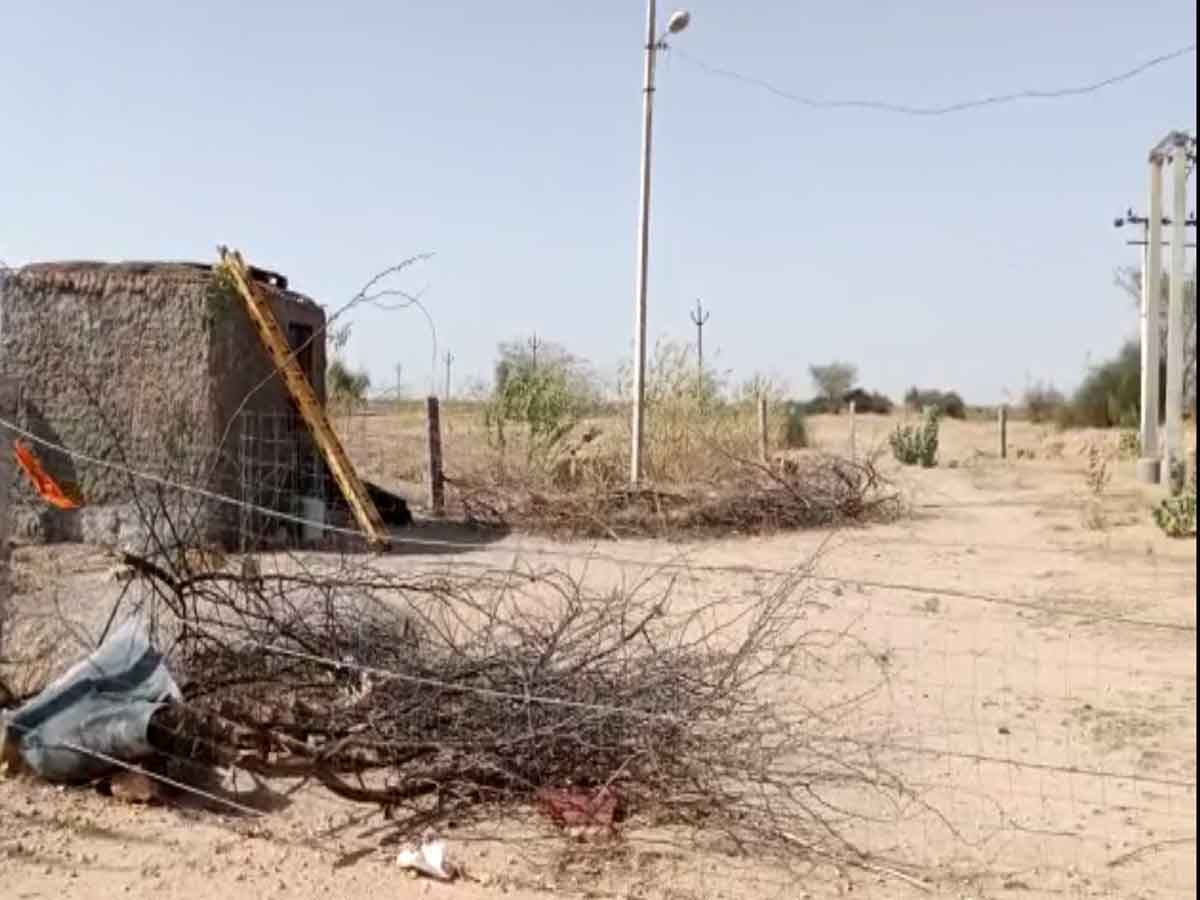 Unfinished GSS building and boundary wall personnel upset in Lathi area ...