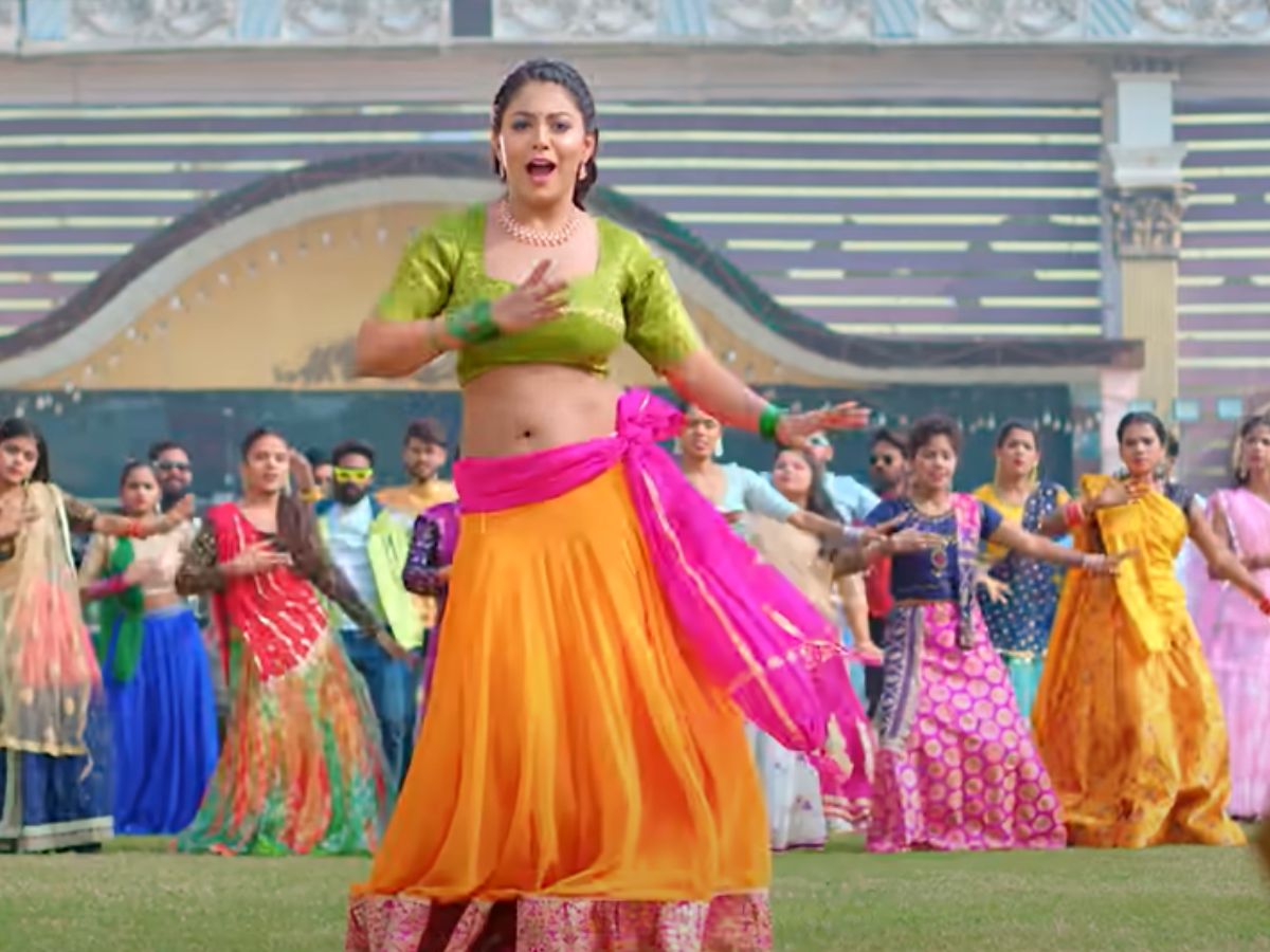Bhojpuri Song neha raj and mahi srivastava Dil Tohre Naam Baate ...
