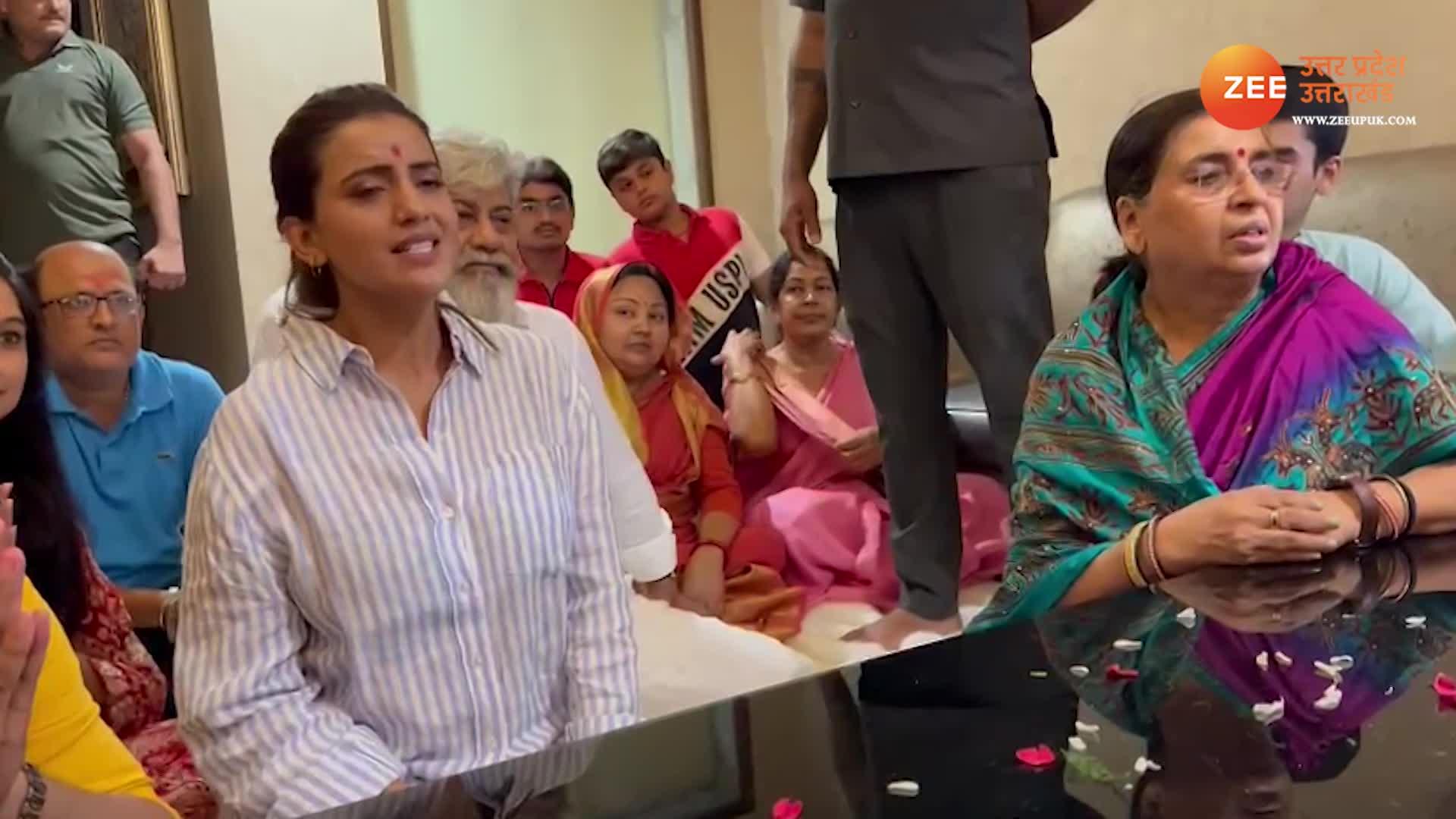 Bhojpuri actress Akshara Singh met Bageshwar Dham Dhirendra Krishna ...