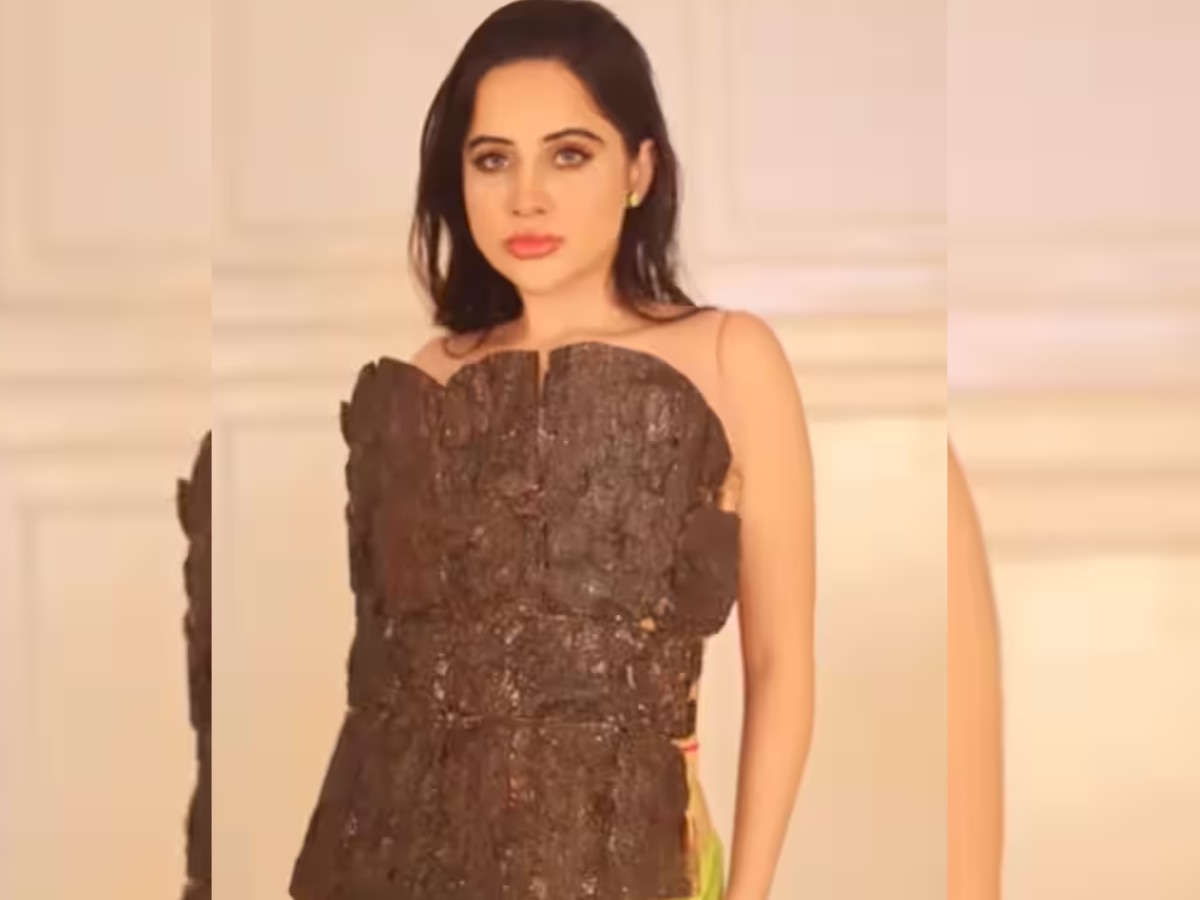 Urfi Javed made a dress without spending money body covered with tree ...