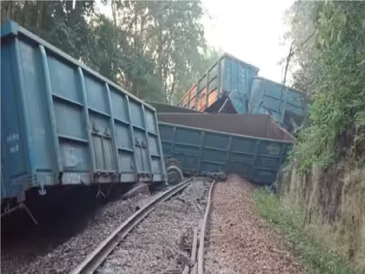 Bihar train accident two bogies of goods train overturned near ...