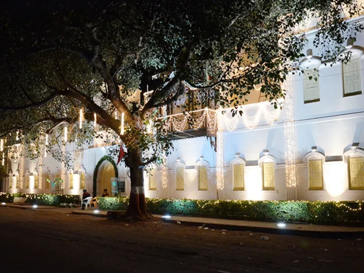 Mukesh ambani ancestral house how richest indian family house looks ...