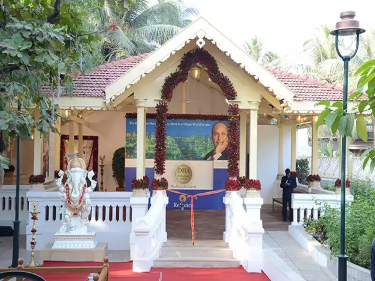 Mukesh ambani ancestral house how richest indian family house looks ...