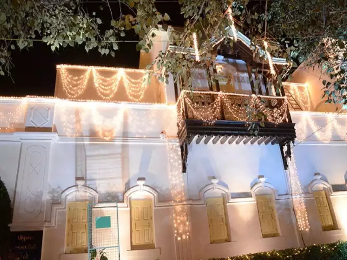 Mukesh ambani ancestral house how richest indian family house looks ...