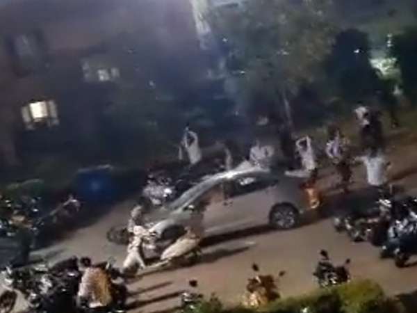 Greater Noida crime news Fierce fight between students and security ...