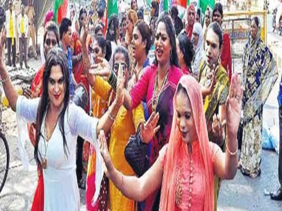 Kinnar Rituals: मौत पर मातम नहीं मनाई जाती है खुसी, रात के अंधेरे में ...