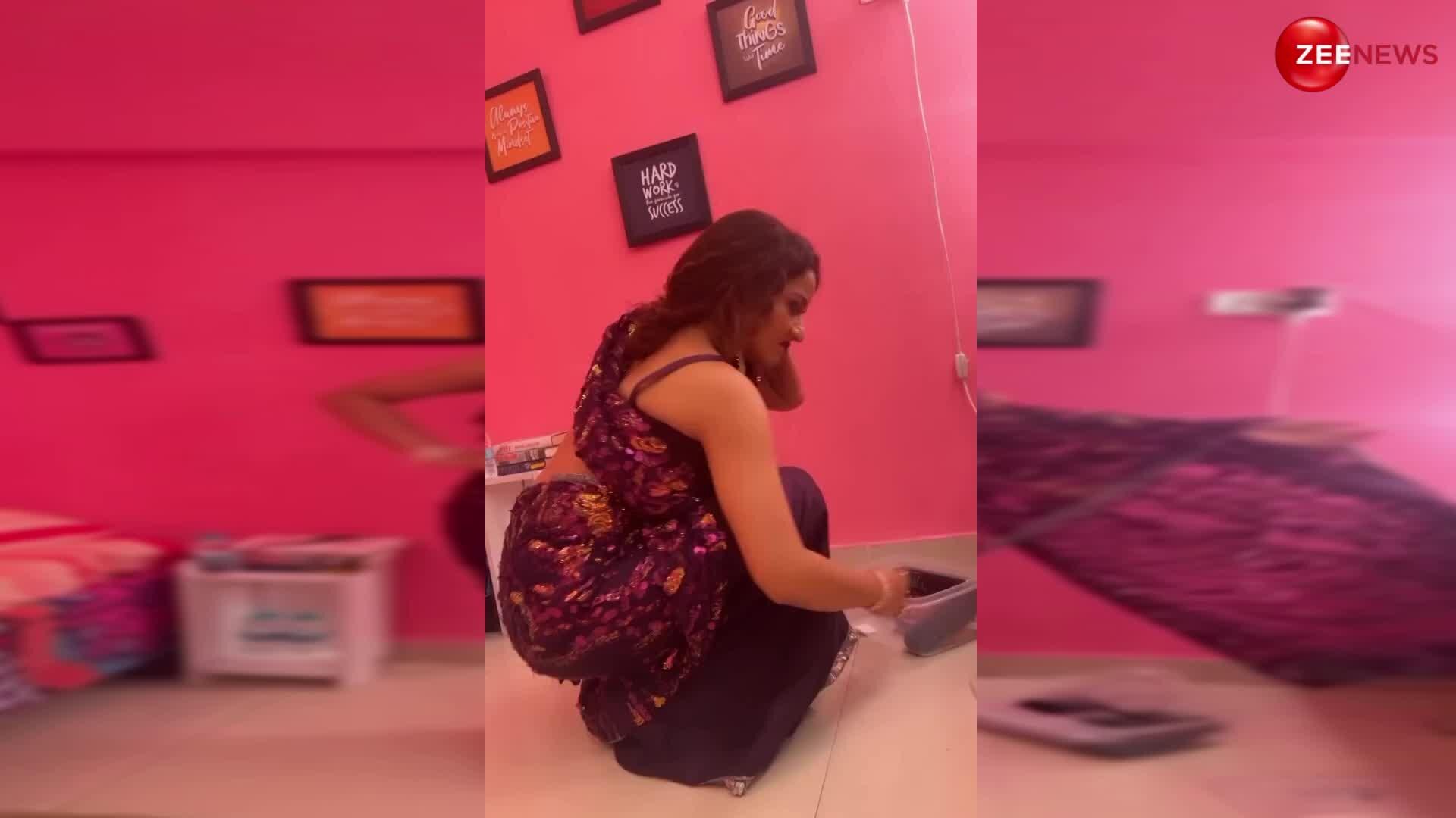 What did Monalisa start doing by sitting down seeing the camera she ...