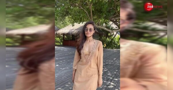 Surbhi Jyoti excessive show her clevage in deep neck kurti | Surbhi ...