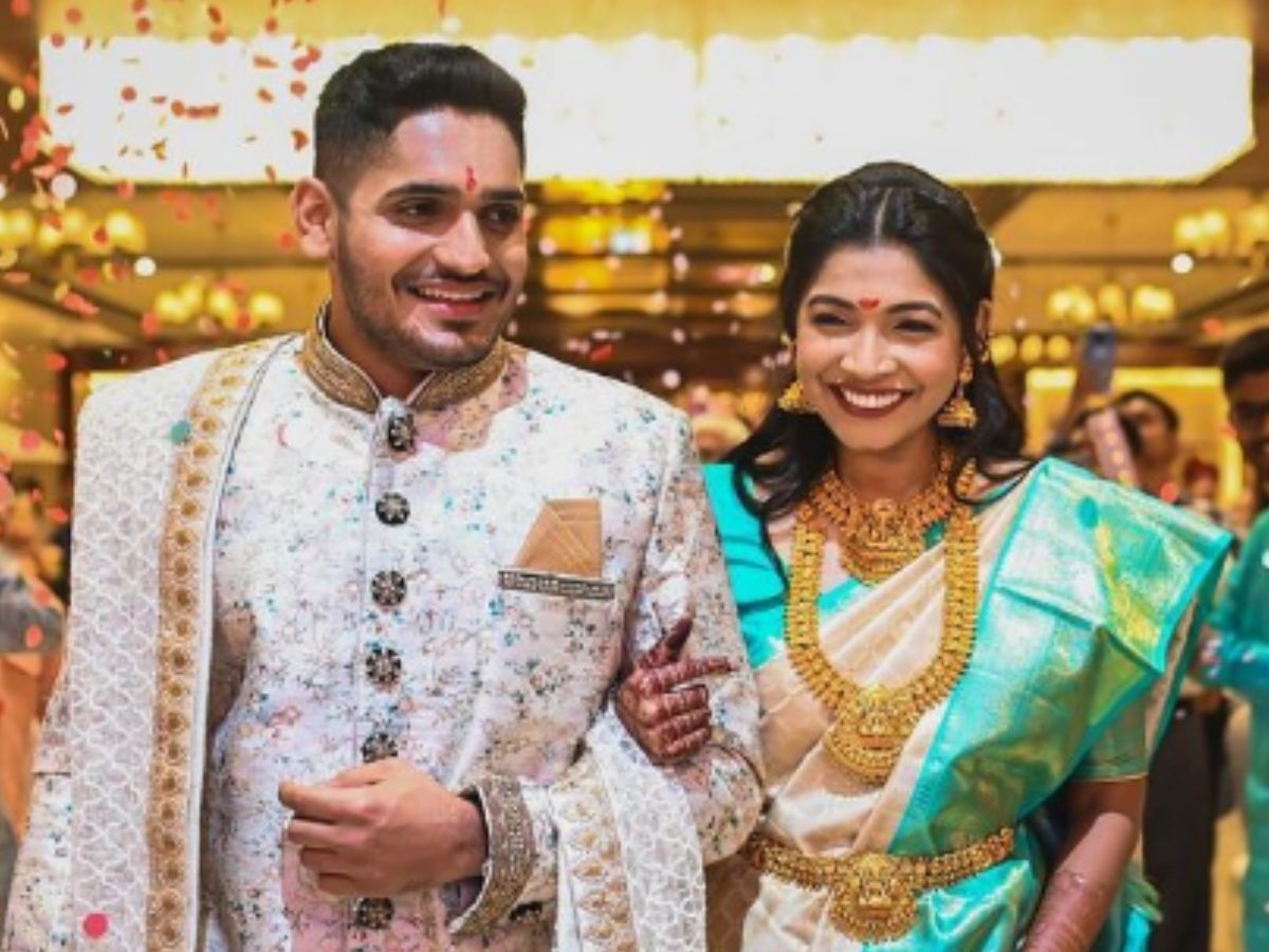 Tushar Deshpande gets married to school crush Nabha Gaddamwar picture goes viral | Indian ...