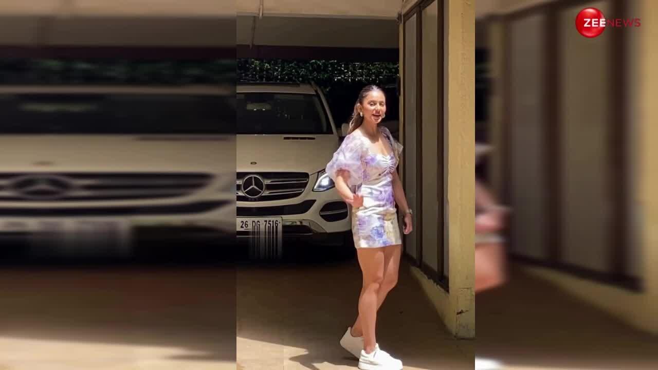 heavy breast Rakul Preet Singh wear too short flower print fitted dress | बच्चों की छोटी फ्रॉक ...