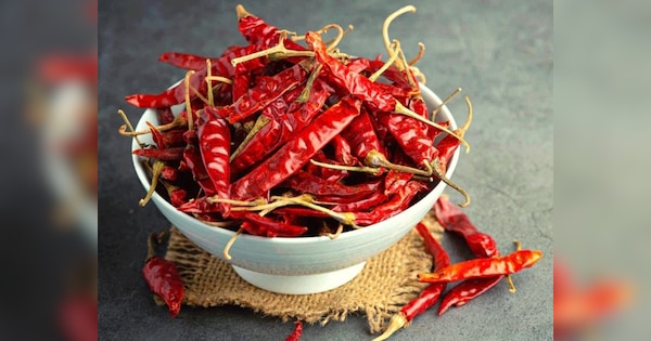 Laal Mirch Ke Upay: किस्मत चमका देंगे लाल मिर्च के ये उपाय, कामयाबी ...