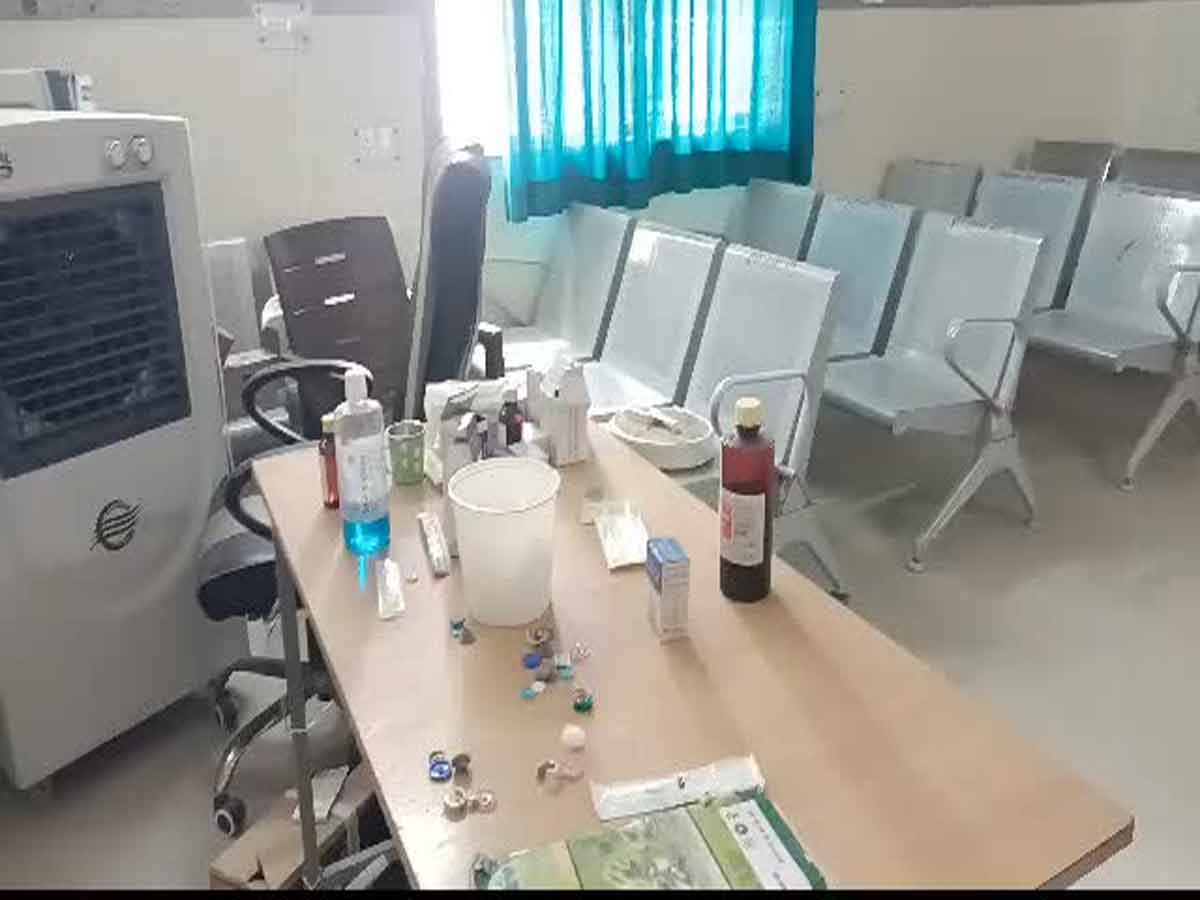 Churu news Not only public of 7 wards in hospital but hospital is also ...