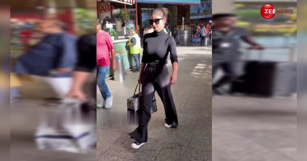 Monui Roy looks chic in her all black outfit always beautiful | 3 लाख ...