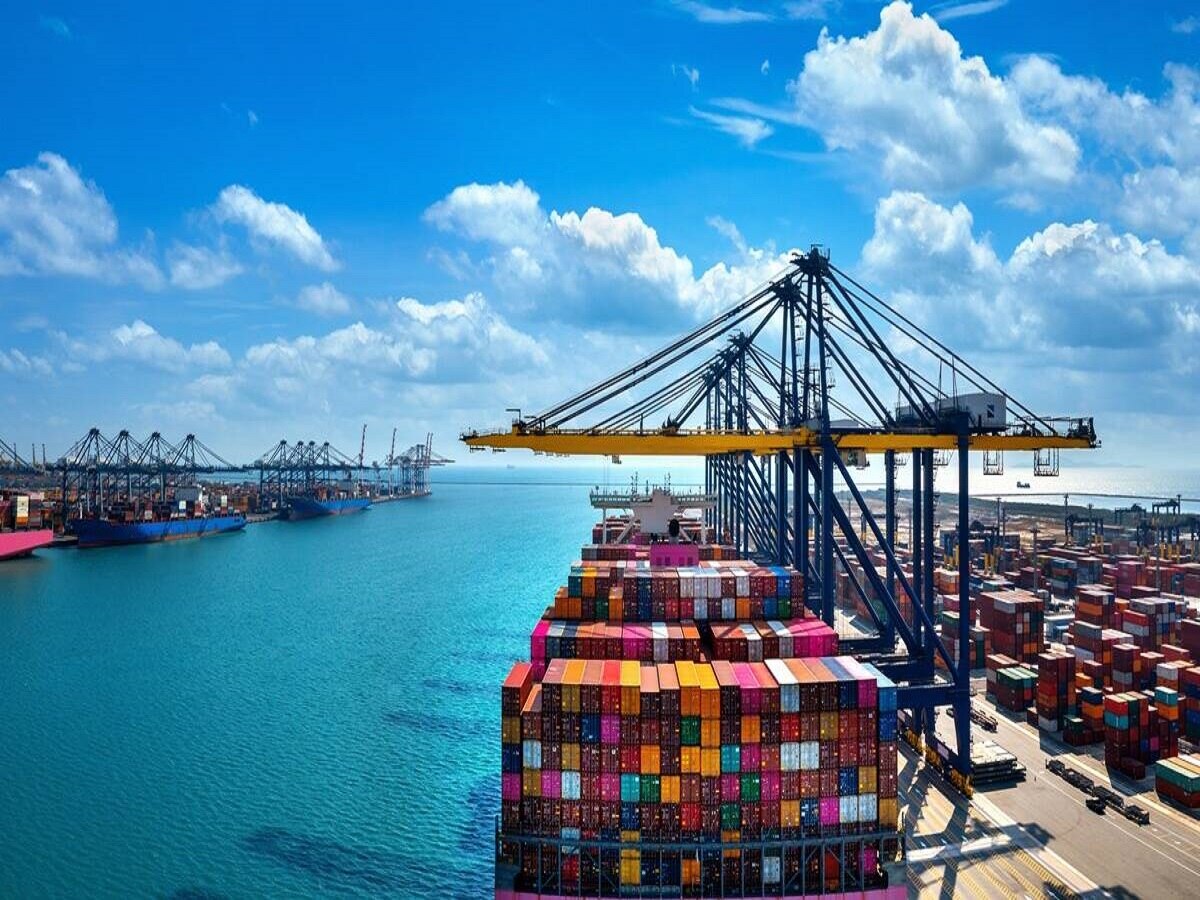 Exports fall 10.3 percent in May and trade deficit at five-month high ...