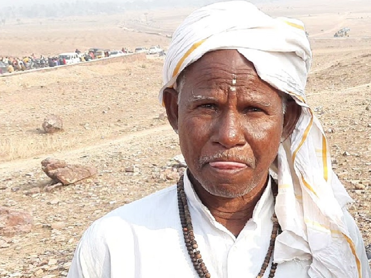 Dashrath Manjhi's son Bhagirath Manjhi and his son-in-law Mithun Manjhi ...