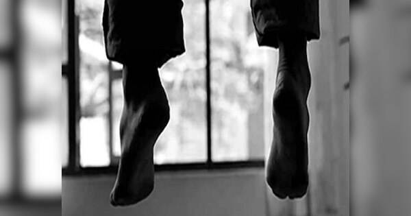 ghaziabad crime dead body girl student found hanging in pg post mortem ...