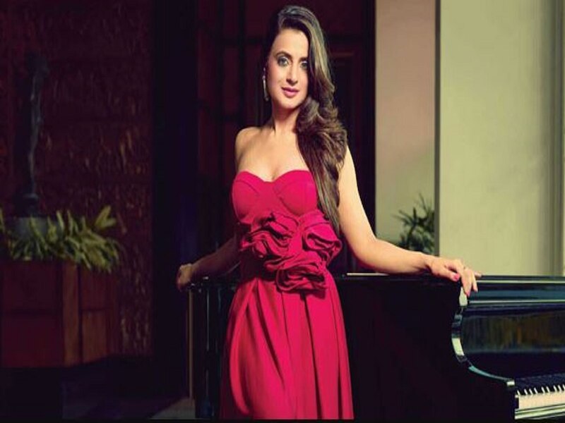 Amisha Patel surrenders before Ranchi Civil court in Cheque bounce case ...